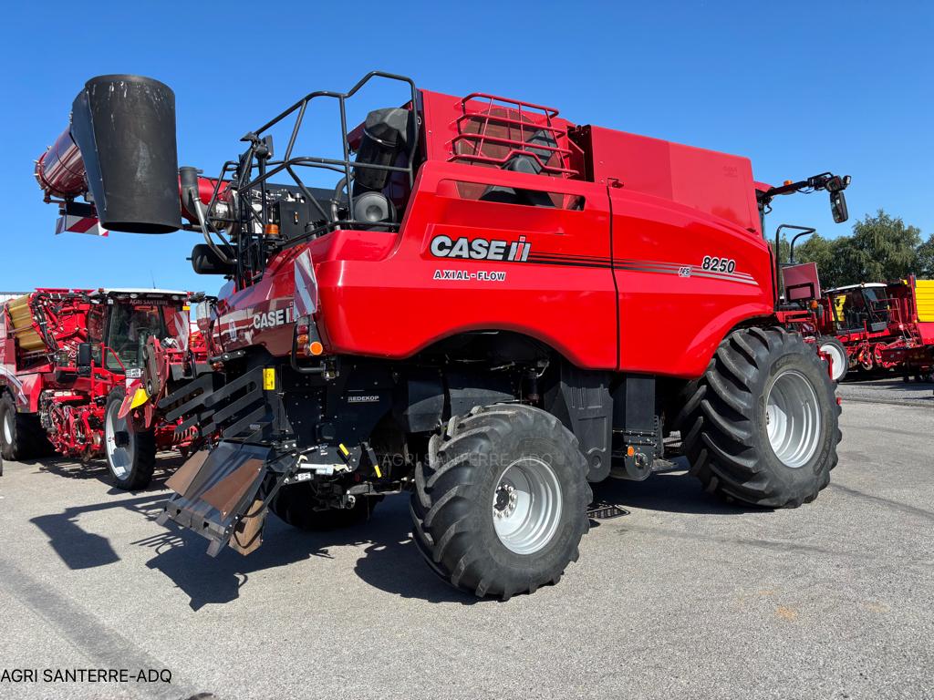 Moissonneuse batteuse CASE IH AXIAL-FLOW 8250 AXIAL-FLOW 8250- Agrisanterre